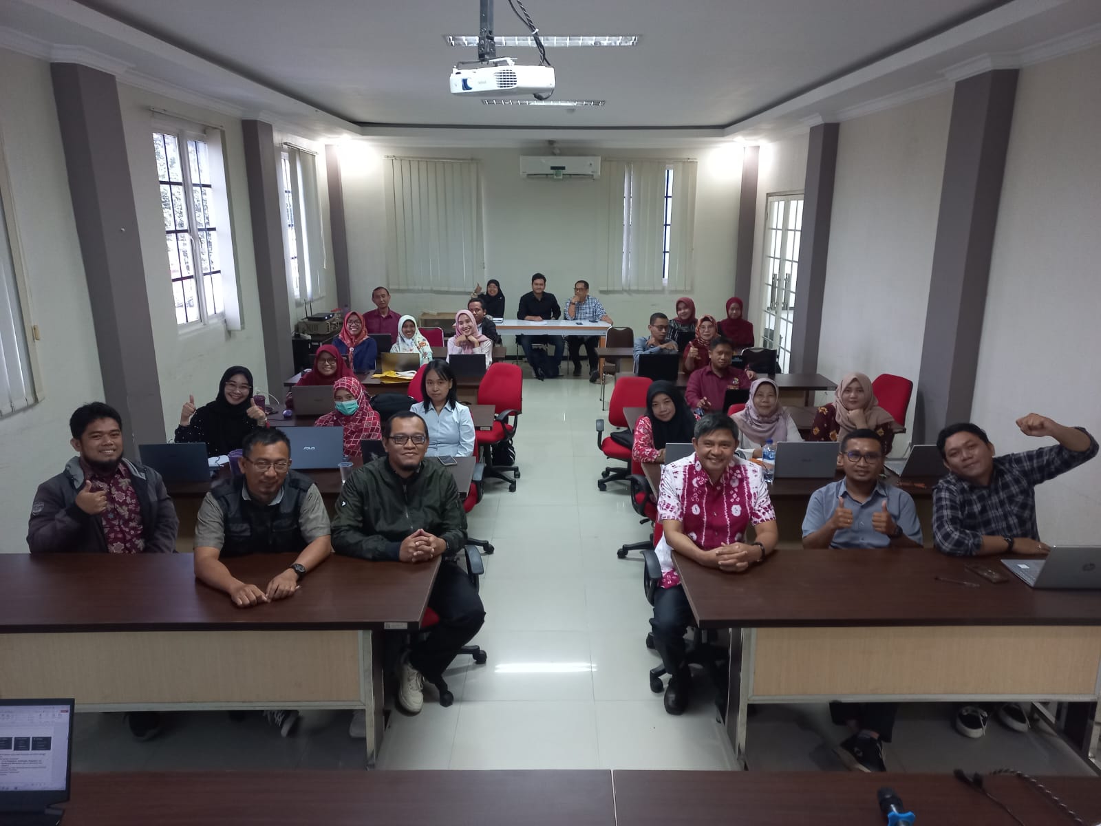 Meningkatkan Jenjang Kepangkatan Dosen, Universitas Mulia Mengadakan ...