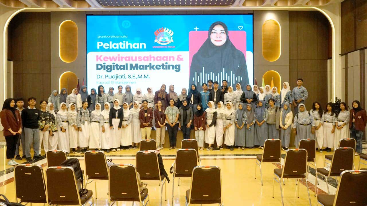 Pengenalan Entrepreneurship dan Digital Marketing untuk Pelajar SMA se ...