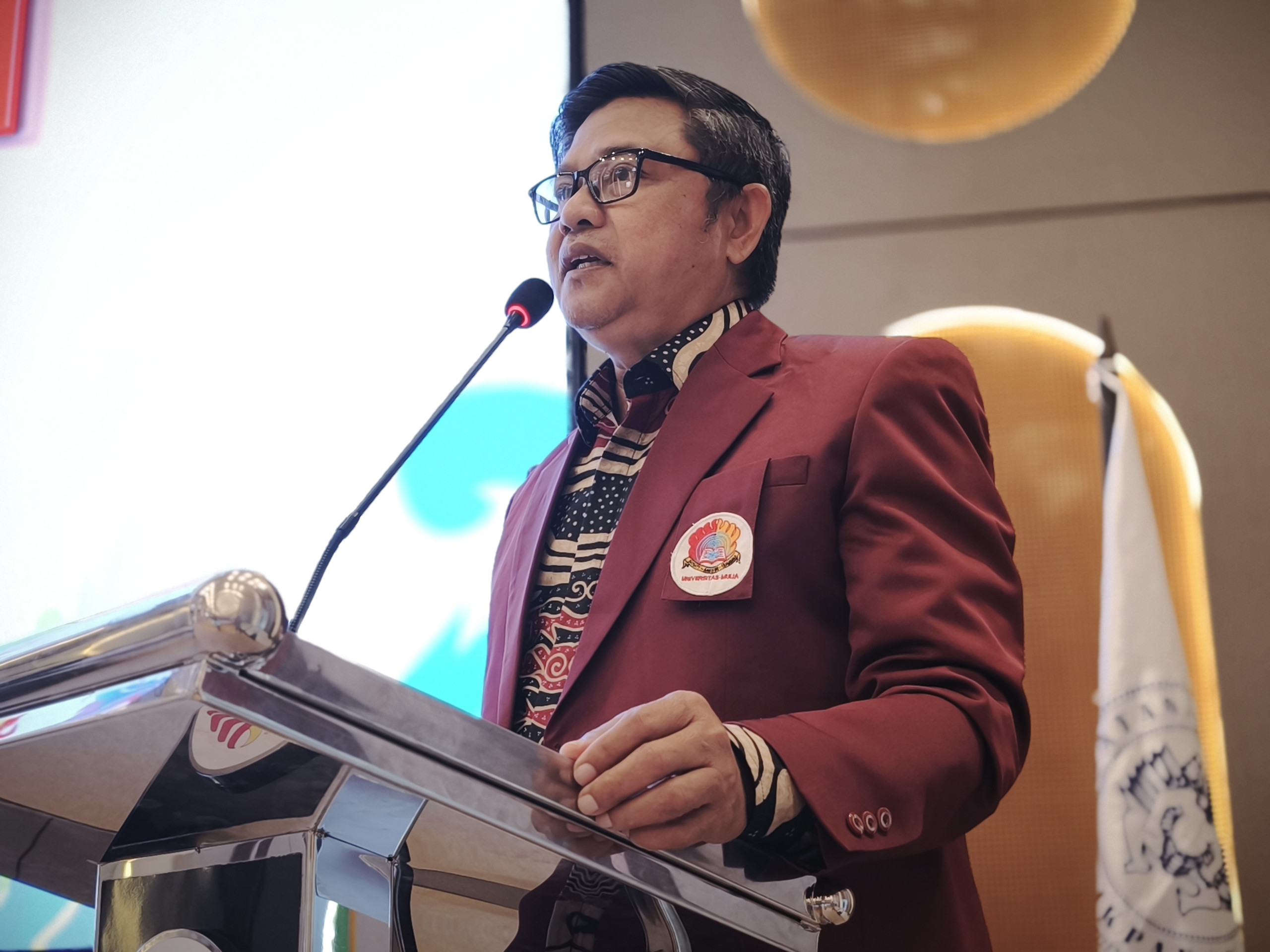 Rektor Universitas Mulia Tekankan Integritas dan Kolaborasi dalam ...